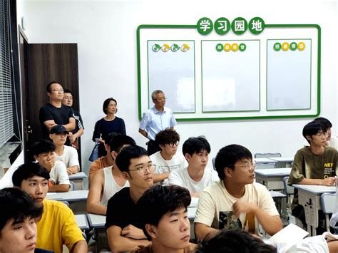 学校董事长张东旭带队检查德感产教融合中心运行和秋季学期教学工作情况 学校动态 重庆公共运输职业学院