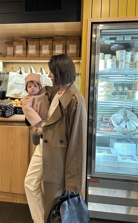 Pin By Jennamatintupa On Stylish Mama In 2024 Style Fashion