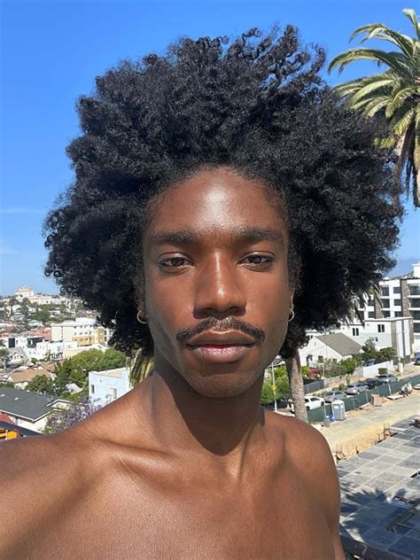 Pin By 이성계 On Quick Saves Black Men Hairstyles Natural Hair Men Afro Men