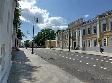 Улица Пречистенка в Москве