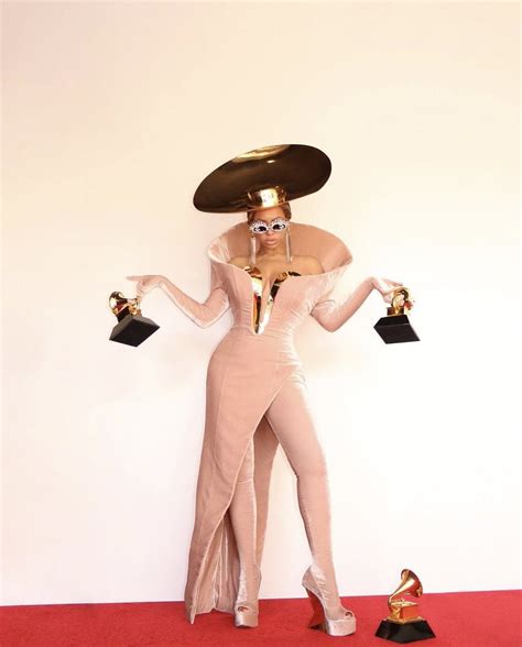 Pop Crave on Twitter Beyoncé poses with some of the GRAMMYs she won tonight