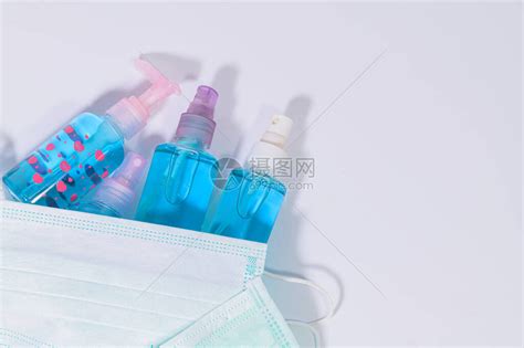带酒精凝胶洗手的卫生面罩预防冠状或covic19病原体高清图片下载 正版图片506614348 摄图网