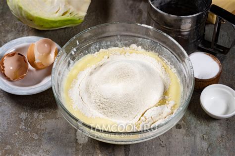 Заливной пирог с капустой и сыром на кефире — рецепт с фото пошагово