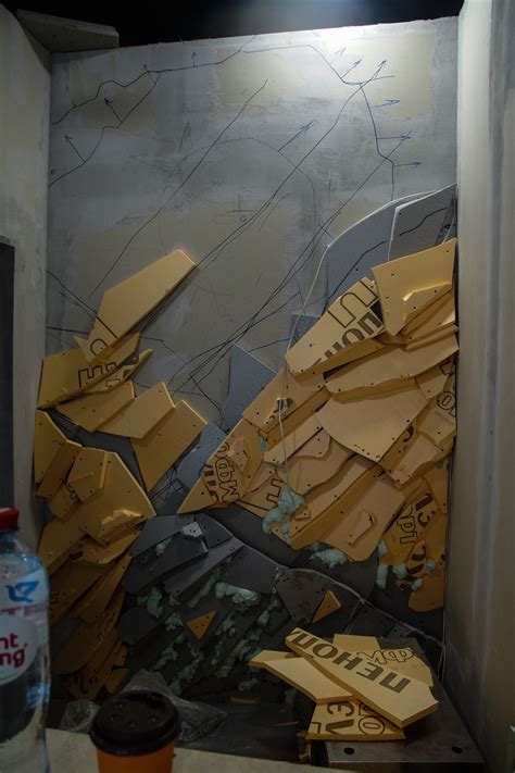 Скала на рецепшн № 2 Каменная стена Искусственные каменные стены Состаренные стены