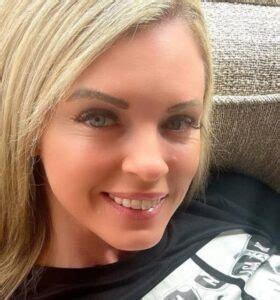 Sweet Vickie Biography Wiki Career Photos More