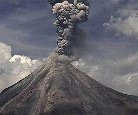 Explosión Mayor A Las Registradas Del Volcán De Colima — Cambios