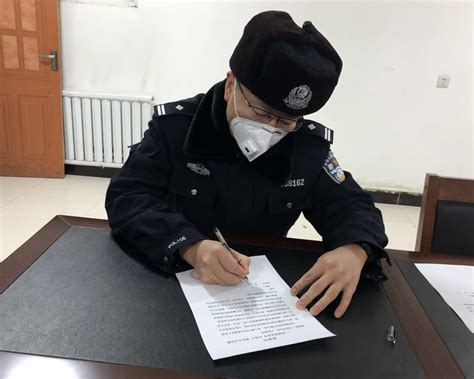 榆林交警二大队青山路中队：疫情就是命令 防控就是责任西部决策网国家一类新闻网站