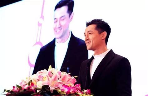 胡歌鼓勵癌症患者：我媽媽抗癌30年，你也行！ 每日頭條