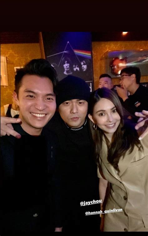 昆凌周杰伦与好友聚会合照 揽肩比耶心情愉悦 搜狐大视野 搜狐新闻