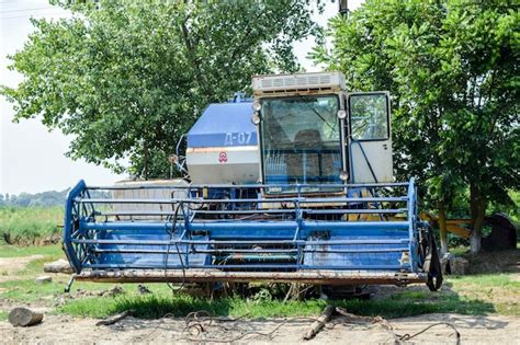 Premium Photo Combine Harvesters Agricultural Machinery