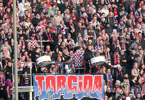 Torcida Klošari Za ćirilicu Ovde Nema Mesta Sportklub