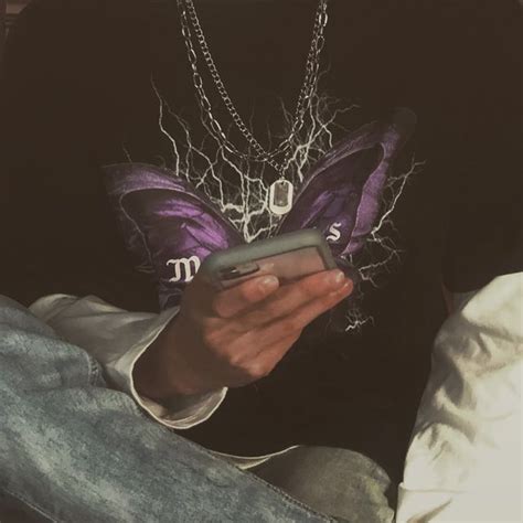 𝐻𝑜𝑛𝑔 H Hong • Threads Say More