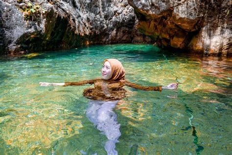 Green Canyonnya Bogor Nih Curug Leuwi Lieuk Dengan Air Sebening Kaca Dan Pemandangan Yang