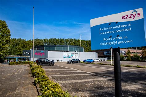 Eigenaren Ezzys Hopen Op Renovatie Van Het Huidige Zwembad Of Een