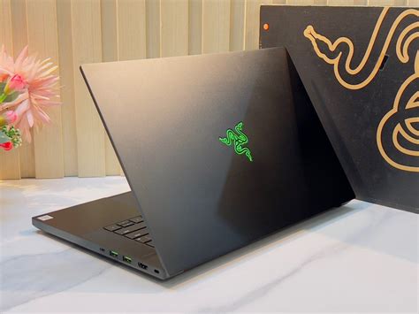 Razer Blade 15 Base Model Early 2020 RZ09 0328 I7 10th Gen 16GB RAM