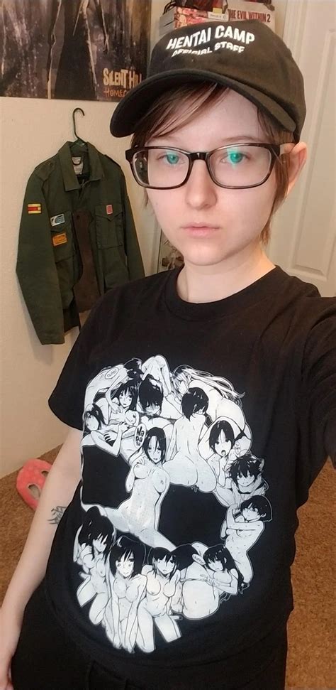 Lewd Shirt Boi Scrolller