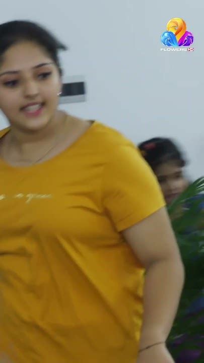ആവണിയുടെ ഹെലികോപ്റ്റർ ഷോട്ട് 😂 Malayalam Flowerstv Viralcuts