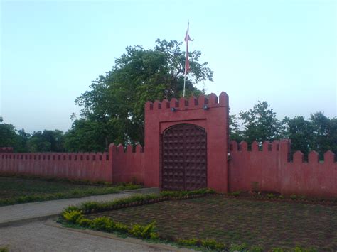 Senapati Prataprao Gujar Smaraknesari Photos Available Here