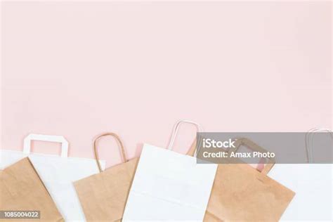 크 래 프 트 종이 에코 백 평면도 및 플랫 하다 브라운과 화이트 크 래 프 트 모의 대 한 복사 공간을 패키지합니다 가방에 대한 스톡 사진 및 기타 이미지 Istock