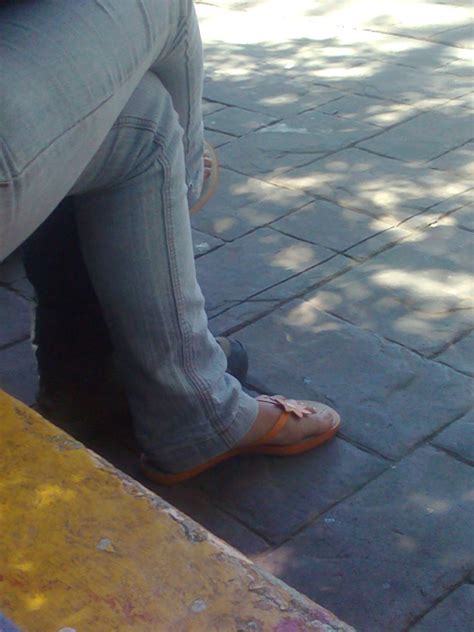 Pies Lindos De Mujeres Pies En La Calle