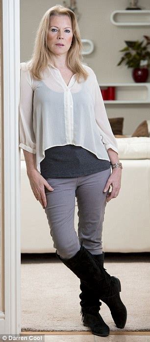 Singer Accused Of Having Sex With Teen Claire Mcalpine In 1970s Is A Us Star Daily Mail Online