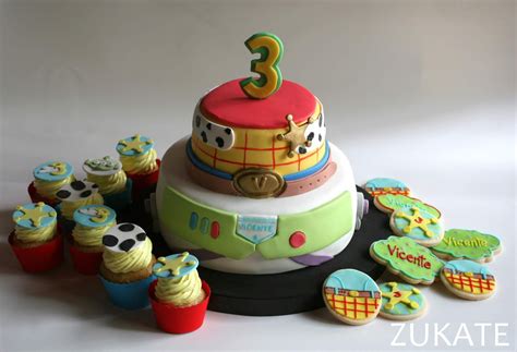 MESA DULCE DE TOY STORY PARA VICENTE ZUKATE