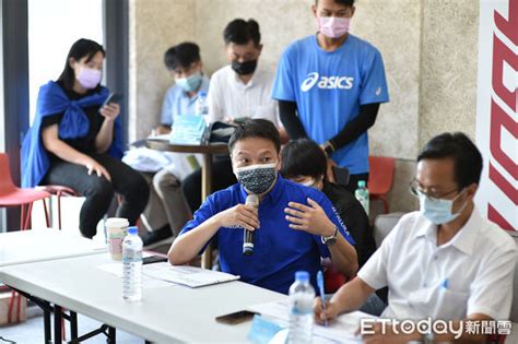 【情報】新竹球場害林哲瑄肩傷開刀 改善小組今拍板4大改善方向 場外休憩區 哈啦板 巴哈姆特