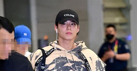 [사진]귀국하는 박보검 머리부터 발끝까지 멋지게