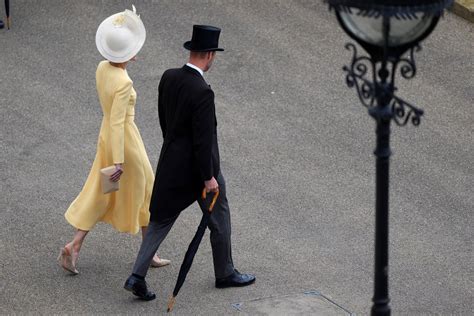 Royal World Thailand รอยัล เวิลด์ ประเทศไทย พระบาทสมเด็จพระวชิรเกล้าเจ้าอยู่หัว และสมเด็จพระ