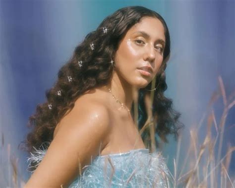 La Miel De Valeria Jasso Y Su Incipiente Carrera Musical Meow