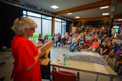 Juf Bianca Showt Haar Nieuwe Boek Moos Regiobode