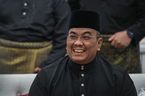 Selangor Mb Sues Kedah Mb For Defamation Over Vincent Tan Remarks