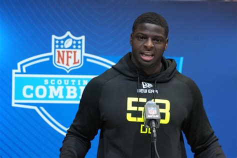 New Titans Edge Oluwafemi Oladejo Tells Funny Story About New Teammate Qb Cam Ward