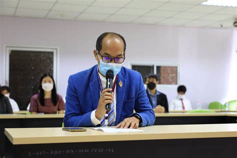 พระครูอาภัสร์ธรรมคุณ หลวงปู่รอด มอบทุนการศึกษาให้กับนักศึกษา คณะครุ