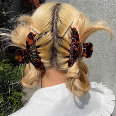 90s Claw Clip Hairstyles A Trendy Comeback From The Past