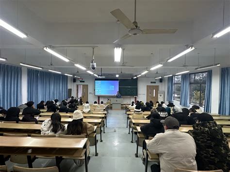 温情考研路，相伴考研行 商学院开展2024届考研学生慰问活动
