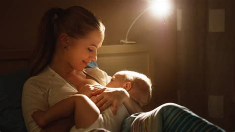 Hot Mama Breastfeeding