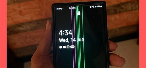 green line issue is impacting oled displays of several smartphones