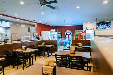 Straw Hat Pizza Returns To Former Salinas Ca Location