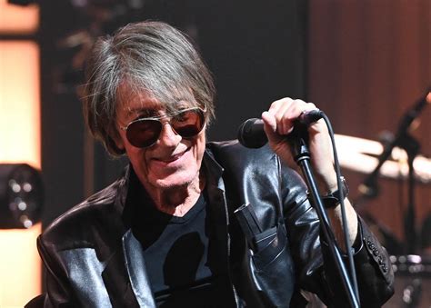Jacques Dutronc pourquoi il a volontairement oublié de parler de son