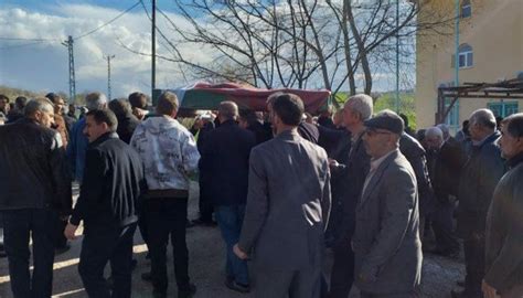Bıçaklanarak öldürülen Kadın öğretmen Elazığda Son Yolculuğuna