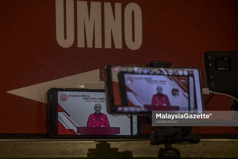 Umno Tarik Balik Sokongan Terhadap Muhyiddin