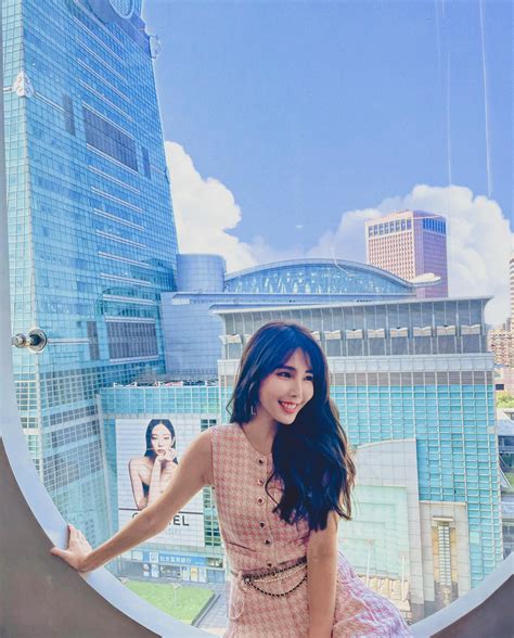 Catherine C 朱琦郁 不藏私風格 你們看了嗎？ 這集介紹超適合情侶和姊妹淘約會的高空咖啡廳！