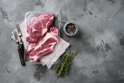 Premium Photo Vacuum Packed Organic Raw Beef Steaks Chuck Eye Roll On