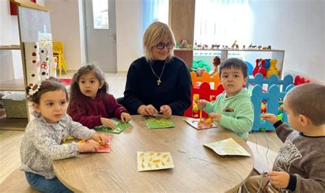 ბაღის აღმზრდელს ამ ასაკში ძალიან მნიშვნელოვანი წვლილის შეტანა შეუძლია ბავშვის აღქმის