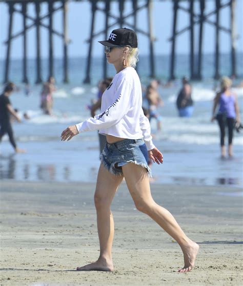 Gwen Stefani In Jeans Shorts On Newport Beach Gotceleb