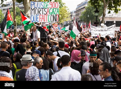 Paris France 26th July 2014 Despite The Ban The Pro Palestinian