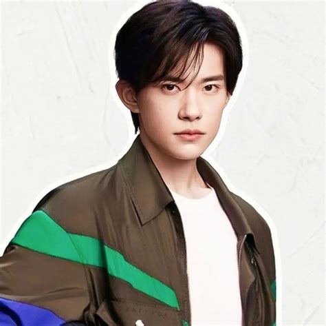 和易烊千玺一起享受运动的快乐 少年 品牌 纸鹤