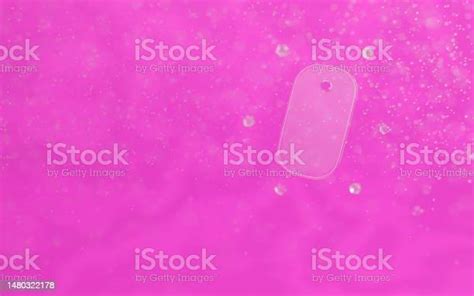 분홍색 배경에 공과 흐림 효과가 있는 3d 투명 유리 쿠폰 소셜 네트워크에서의 홍보 마케팅 및 광고 3d 렌더링 3차원 형태에