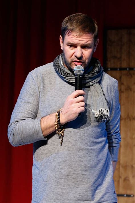 Tomasz Karolak gorzko o Rodzince pl Stworzyliśmy sztuczną rodzinę To spowodowało ZABURZENIA